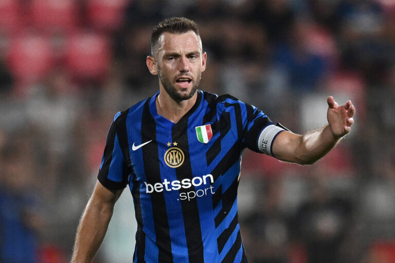 De Vrij pronto a lasciare l’Inter? La sua decisione lascia di stucco